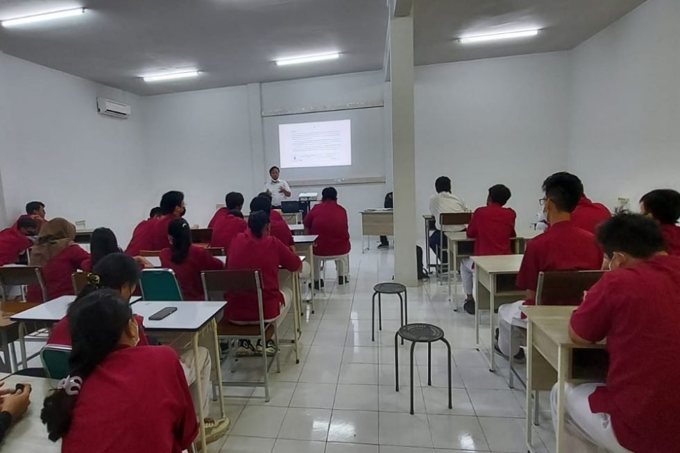 Dosen Prodi Animasi Udinus Memberikan Pembekalan 3d Animation Pada ...